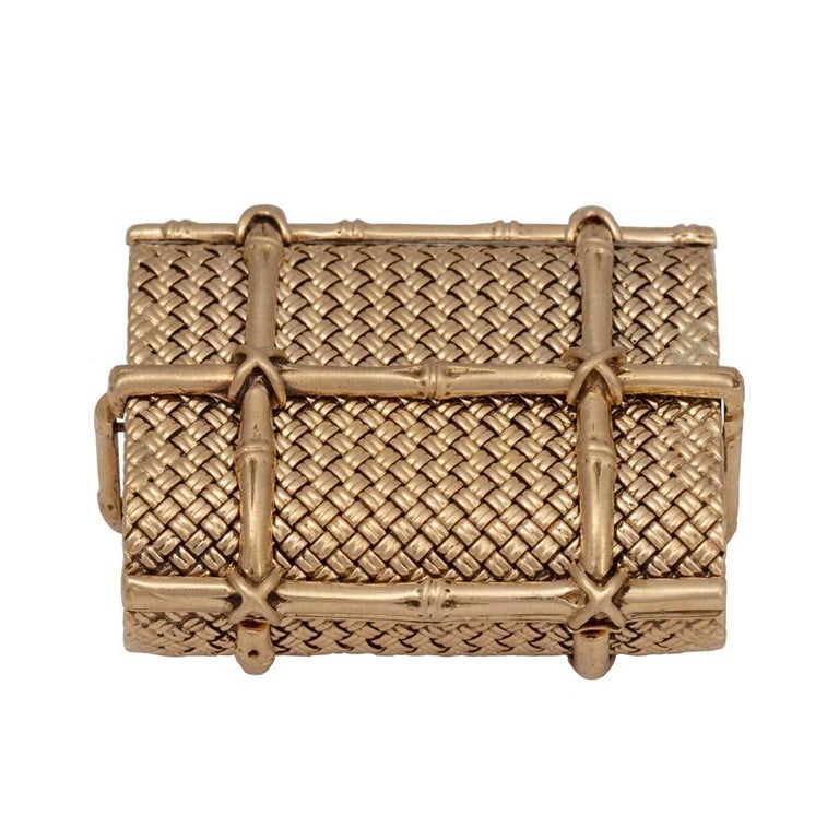 14 Karat Van Cleef and Arpels, New York Basket-Weave Pill Box For Sale ...