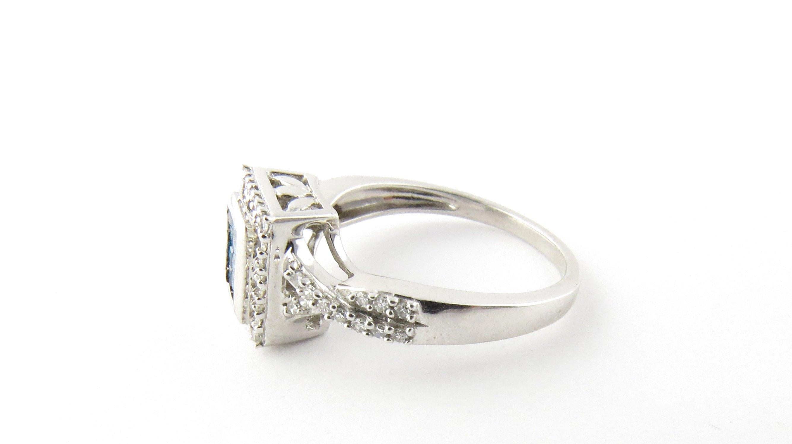 14 Karat White Gold Blue and White Diamond Ring For Sale at 1stDibs