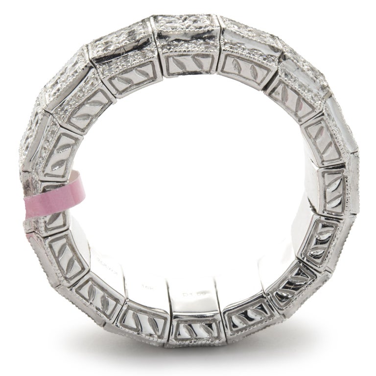 18 Karat White Gold Diamond Cluster Stretch Band For Sale at 1stDibs