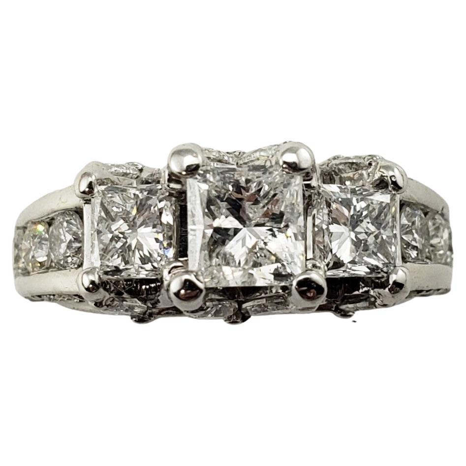 14 Karat White Gold Diamond Engagement Ring For Sale at 1stDibs