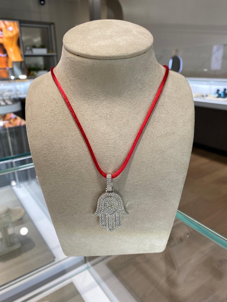 14 Karat White Gold Diamond Hamsa Pendant Necklace For Sale at 1stDibs