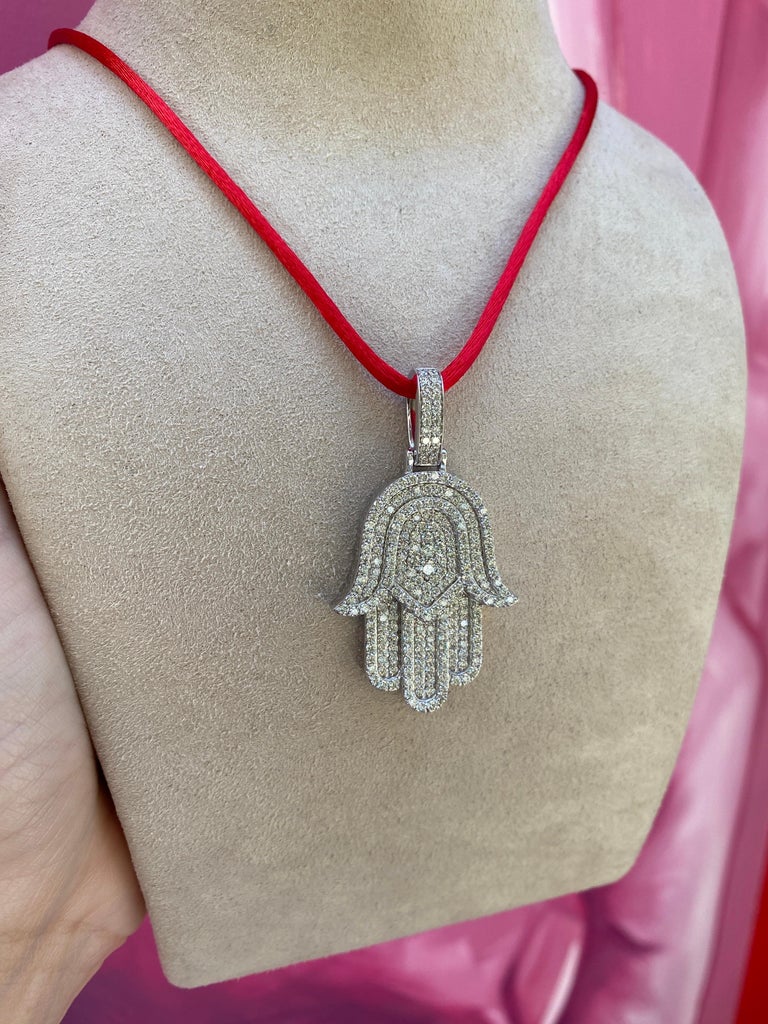14 Karat White Gold Diamond Hamsa Pendant Necklace For Sale at 1stDibs