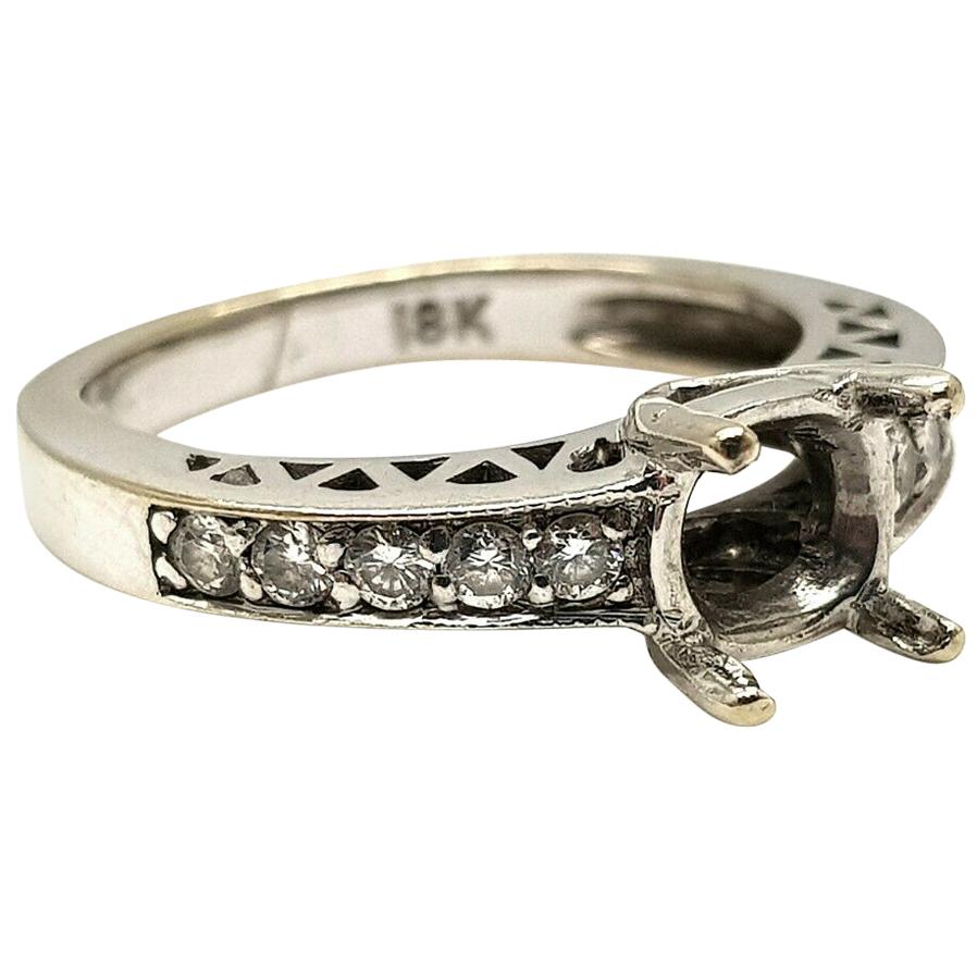14 Karat White Gold Diamond Semi Mount for Stone For Sale at 1stDibs