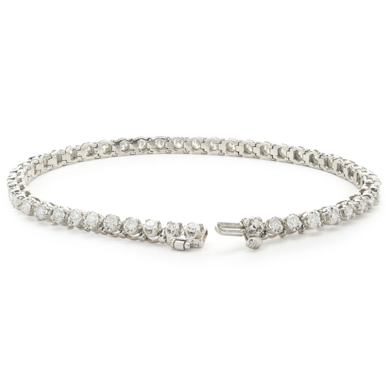 14 Karat White Gold Diamond Tennis Bracelet For Sale at 1stDibs