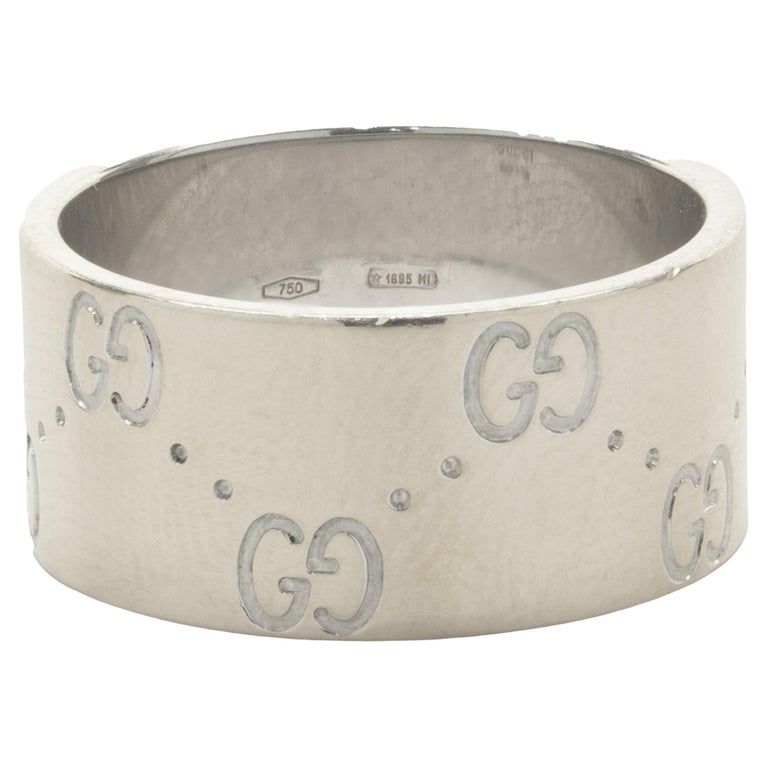 18 Karat White Gold GG Band For Sale at 1stDibs