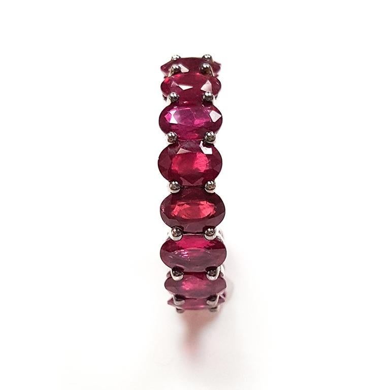 14 Karat White Gold Oval Ruby Eternity Band For Sale at 1stdibs