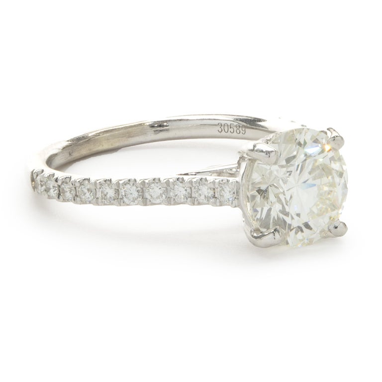 14 Karat White Gold Round Brilliant Cut Diamond Engagement Ring For Sale at 1stDibs