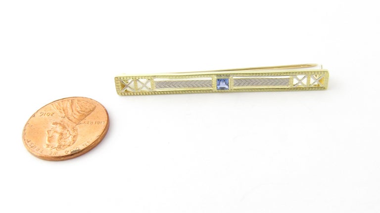 14 Karat Yellow Gold and Blue Topaz Pin / Brooch For Sale at 1stDibs