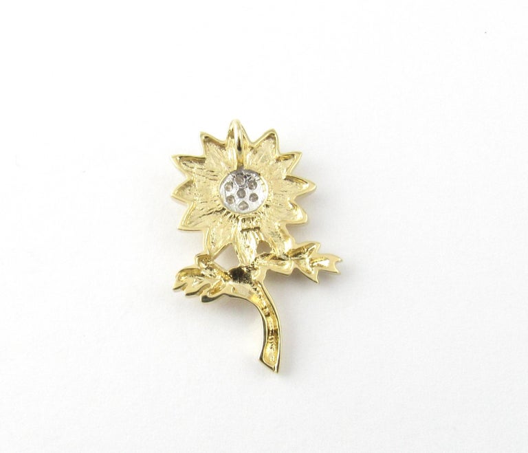 14 Karat Yellow Gold and Diamond Daisy Pendant For Sale at 1stDibs