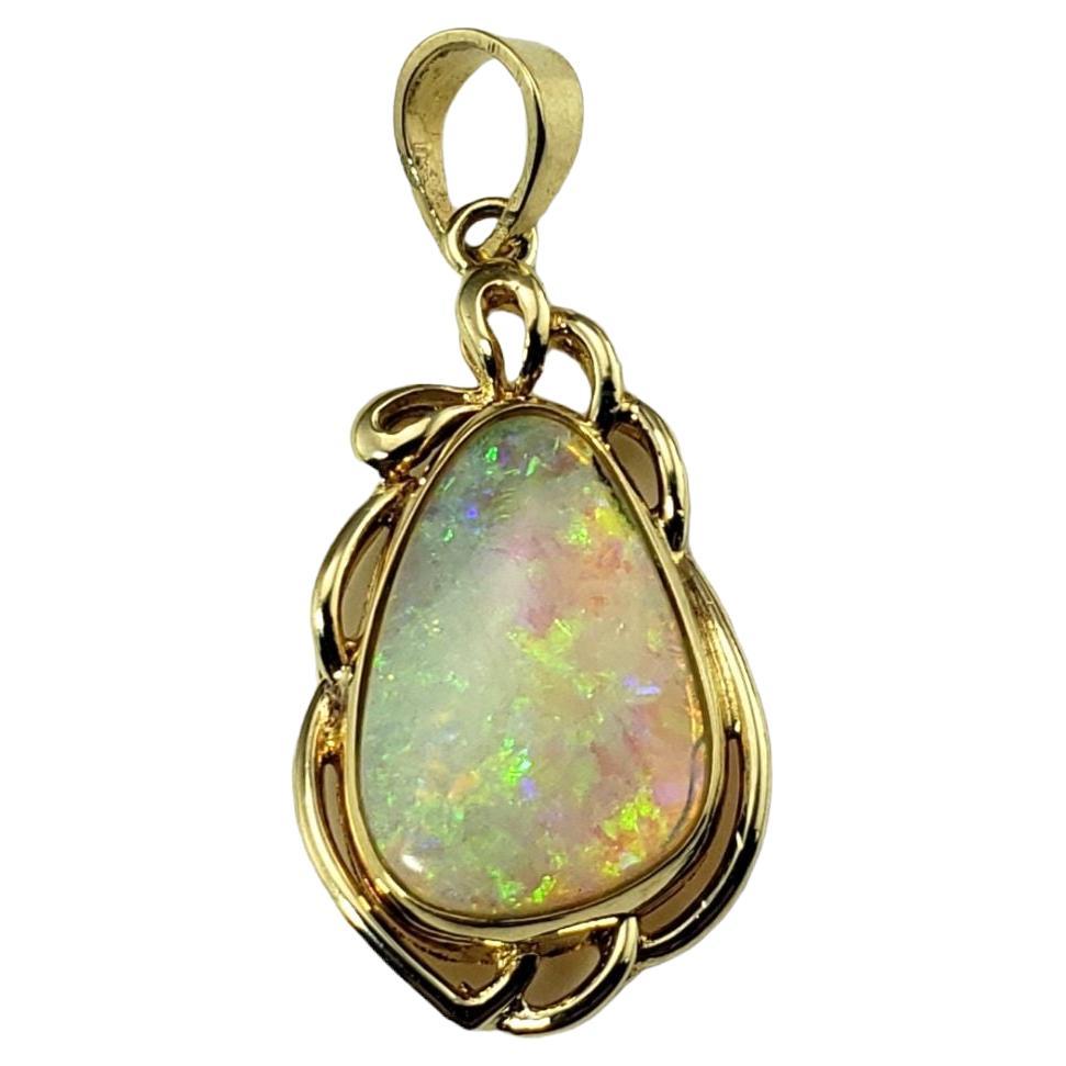 Handmade 21 Karat Yellow Gold and Glass Pendant For Sale at 1stDibs