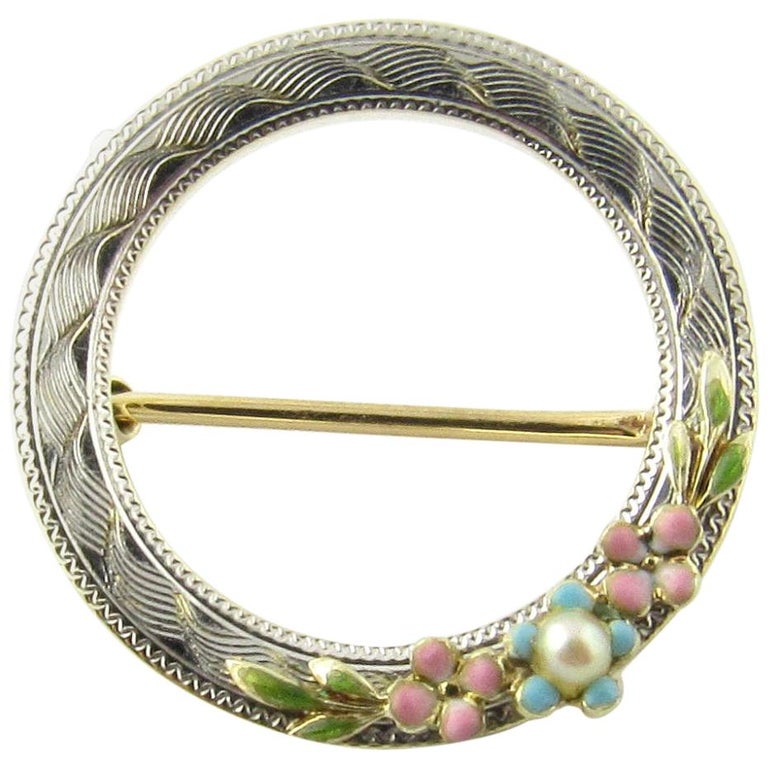 14 Karat Yellow Gold Circle Pin at 1stDibs