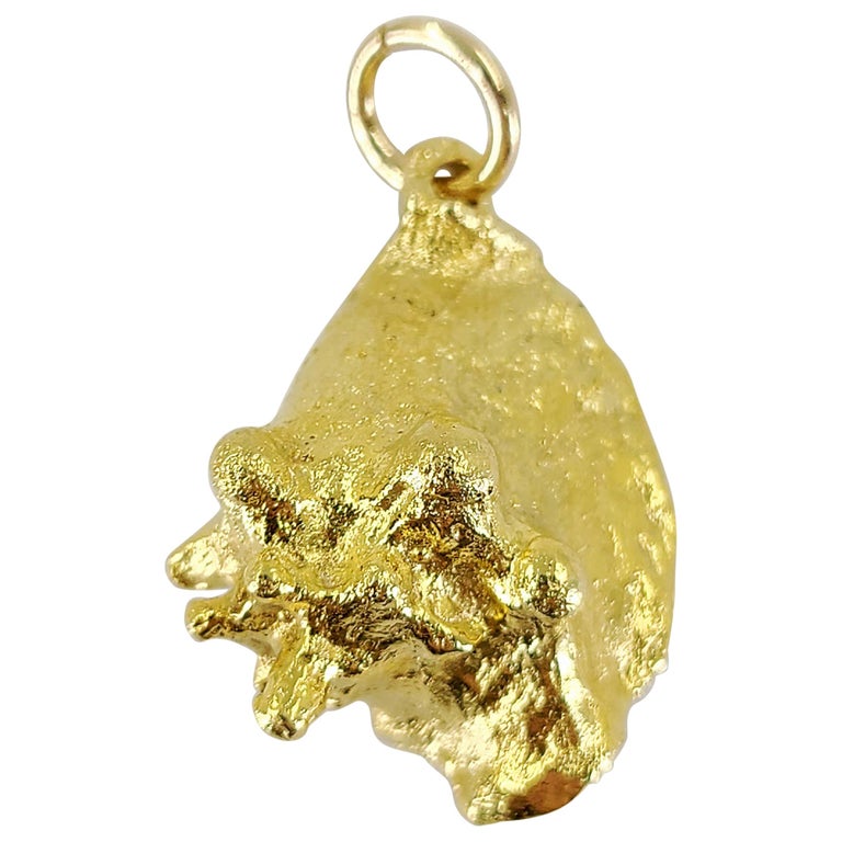 Yellow Gold Conch Shell Pendant Charm For Sale at 1stDibs