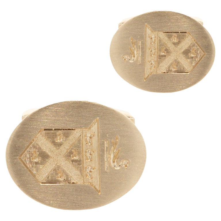 14 Karat Yellow Gold Crest Cufflinks For Sale at 1stDibs