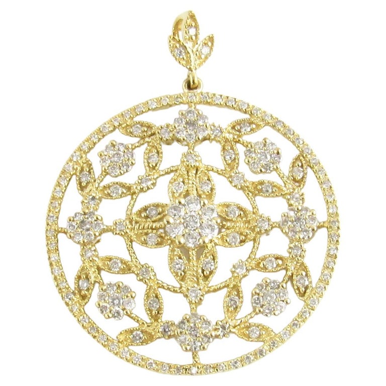 14 Karat Yellow Gold Diamond Floral Round Pendant For Sale at 1stDibs
