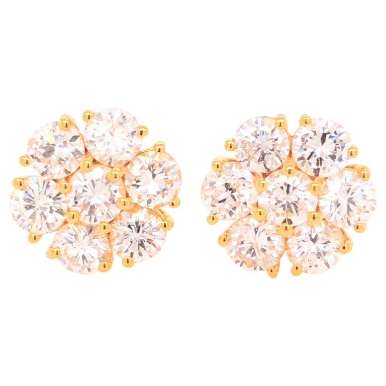 14 Karat Yellow Gold Diamond Floral Stud Earrings For Sale at 1stDibs