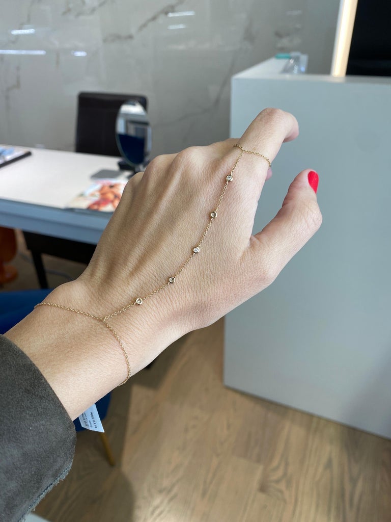 14 Karat Yellow Gold Diamond Hand Bracelet For Sale at 1stDibs