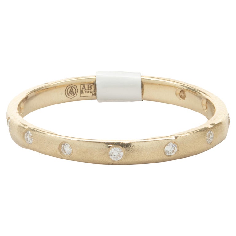 14 Karat Yellow Gold Diamond Station Band For Sale at 1stDibs