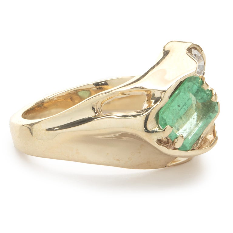 14 Karat Yellow Gold Fluorite and Diamond Freeform Ring For Sale at 1stDibs