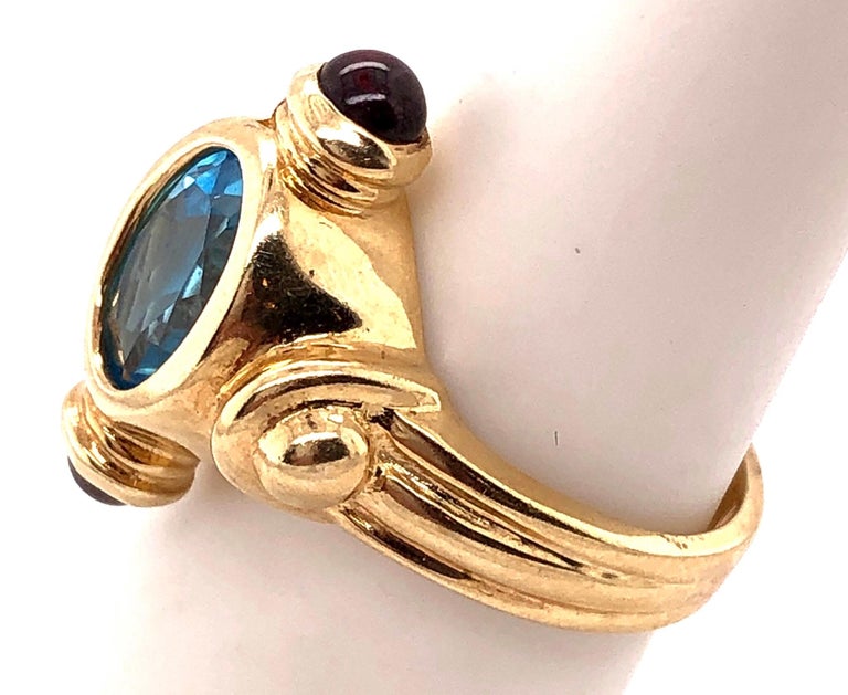 14 Karat Yellow Gold Free Form Ring with Stones For Sale at 1stDibs