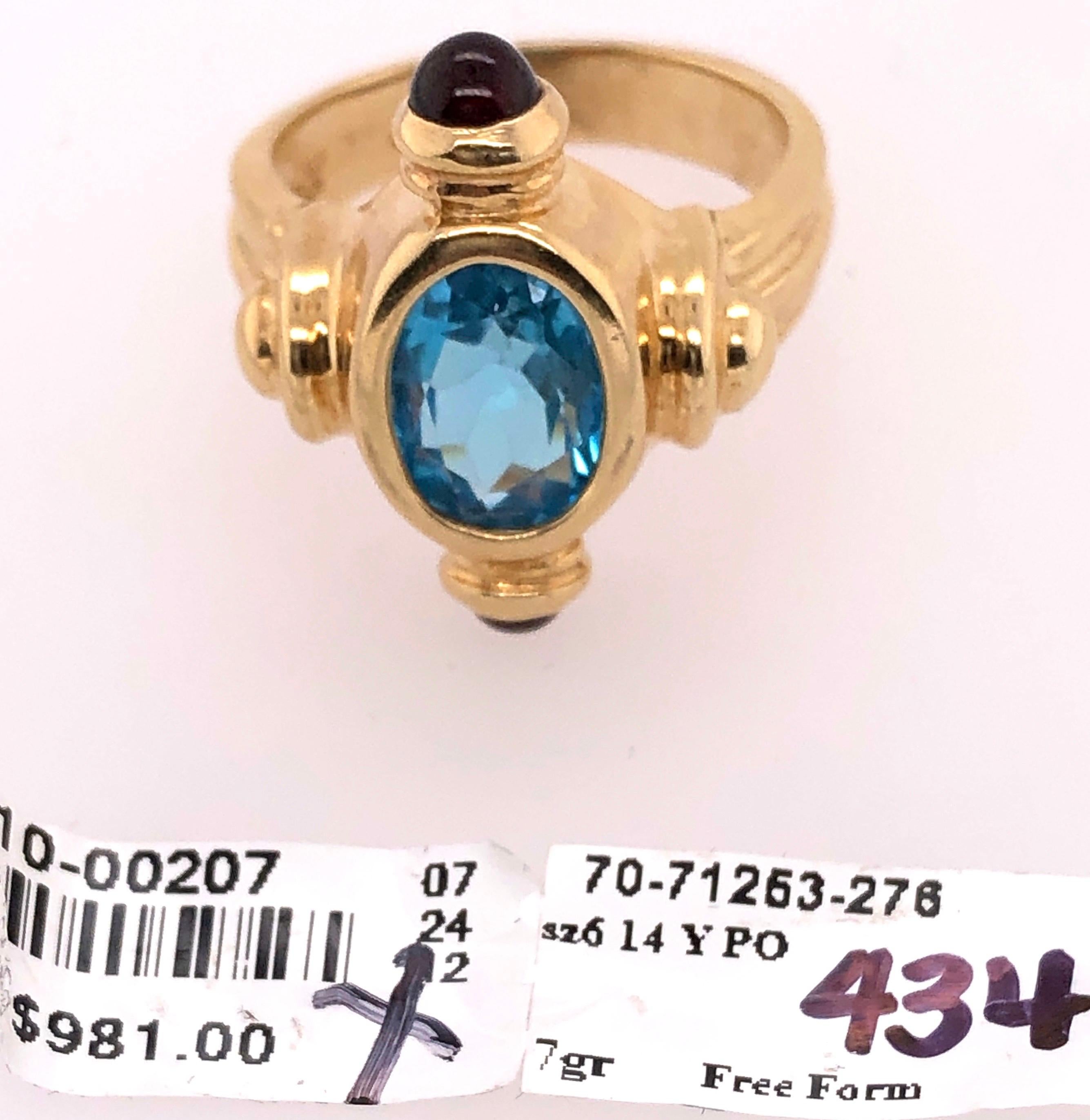 14 Karat Yellow Gold Free Form Ring with Stones For Sale at 1stDibs