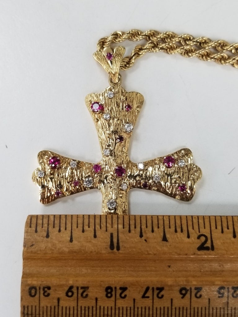 14 Karat Yellow Gold Large Ruby and Diamonds Cross and Chain For Sale ...