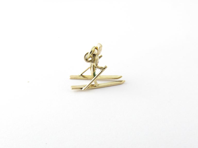 14 Karat Yellow Gold Skier Charm For Sale at 1stDibs