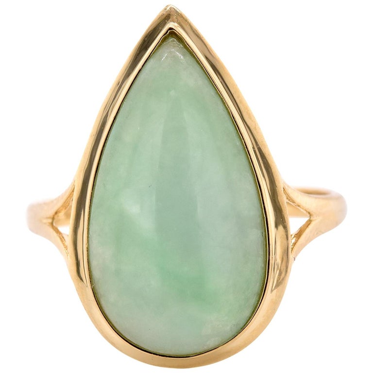 14 Karat Yellow Gold Vintage Bezel Set Pear Shaped Jade Ring For Sale ...