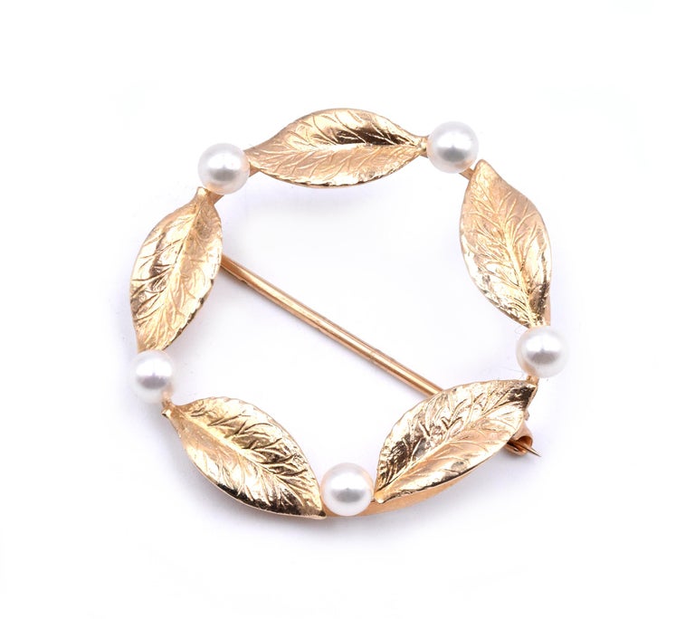 14 Karat Yellow Gold Vintage Circle Pearl Pin For Sale at 1stDibs
