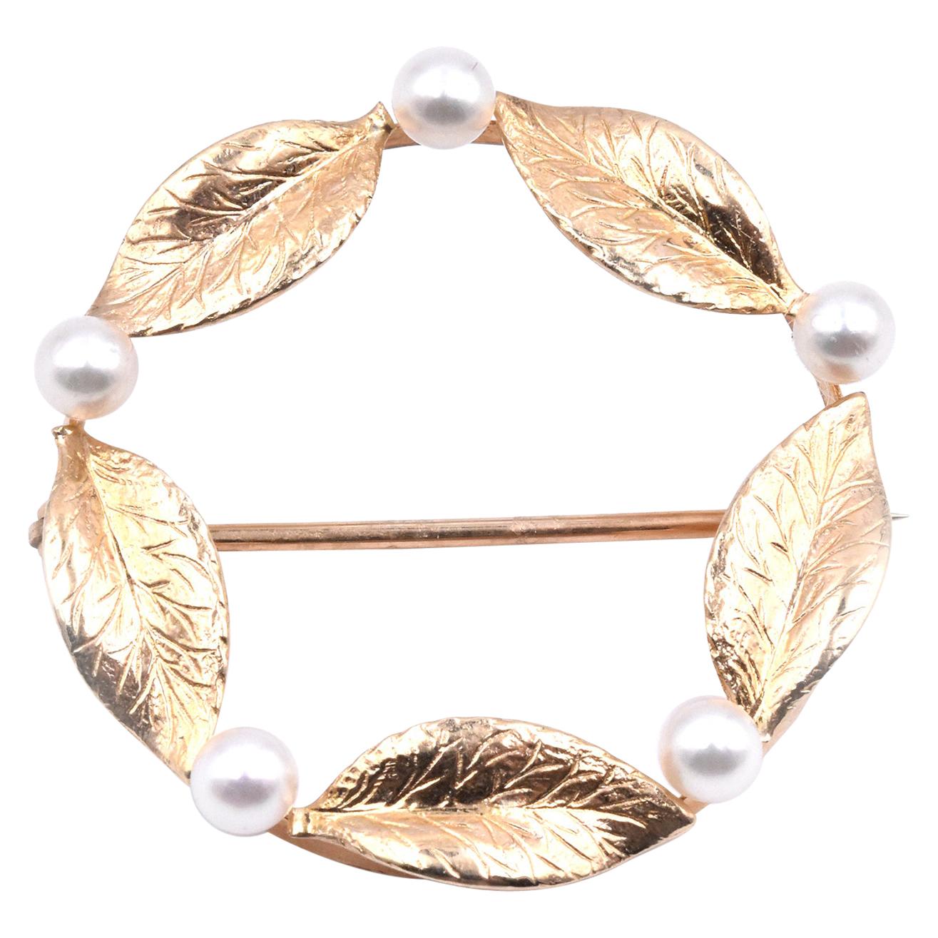 14 Karat Yellow Gold and Pearl Circle Pin / Brooch at 1stDibs