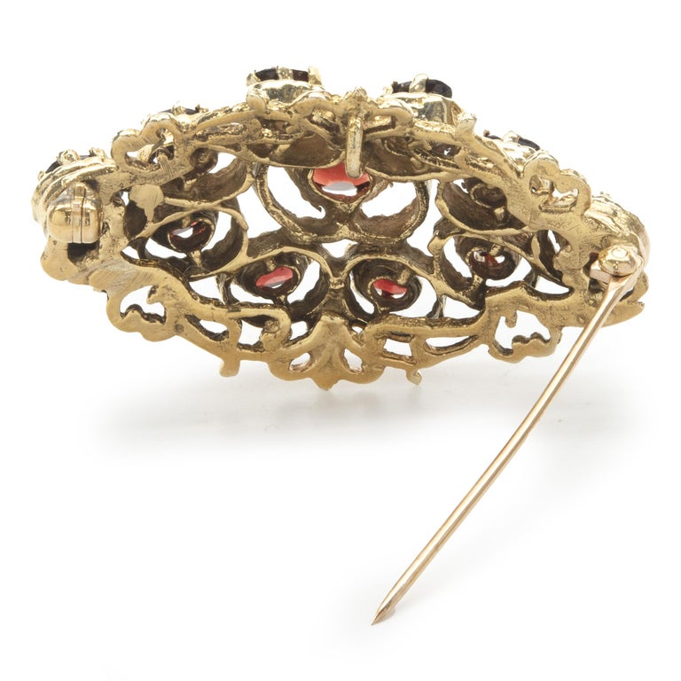 14 Karat Yellow Gold Vintage Garnet Pin For Sale at 1stDibs