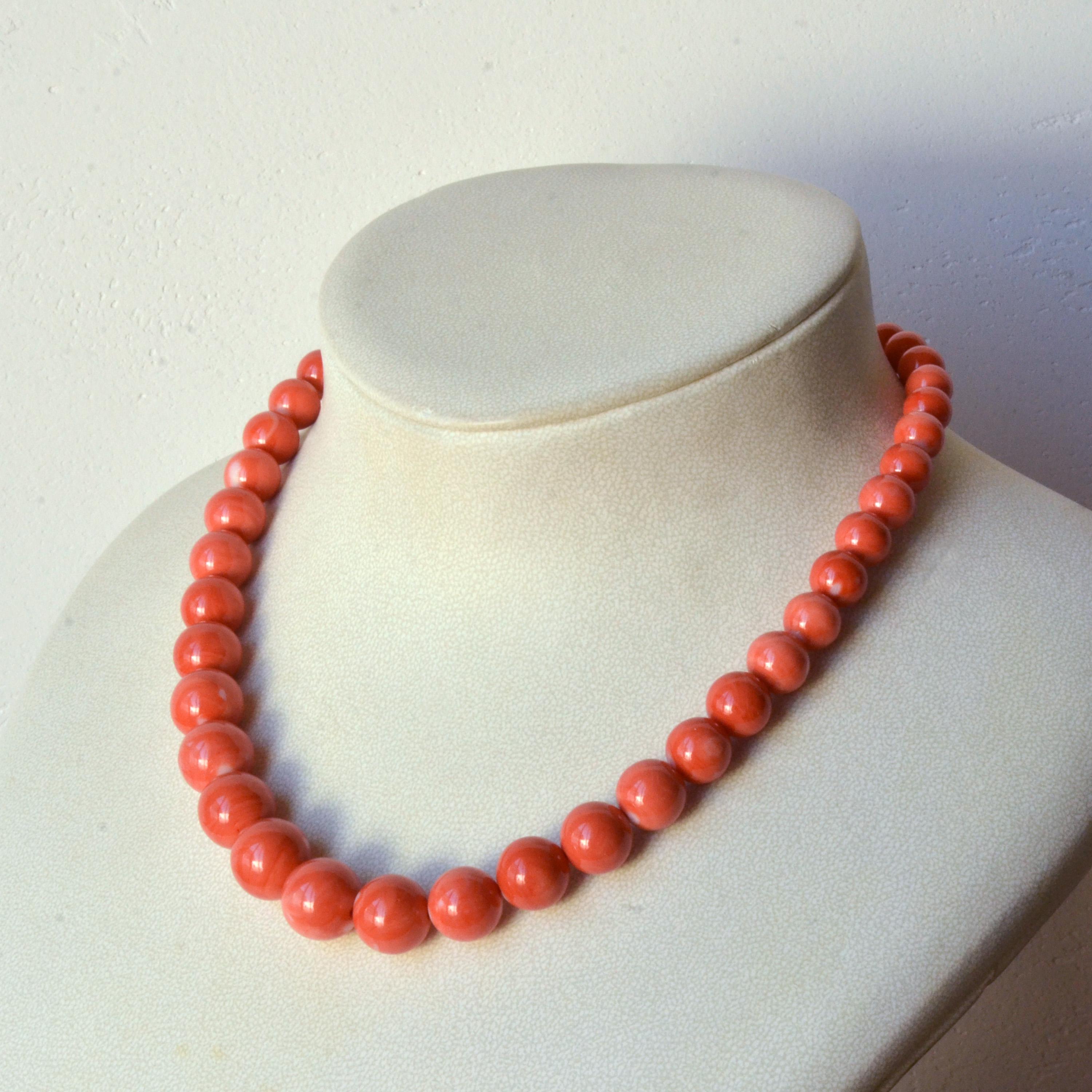 14 Karat Yellow Gold Vintage Momoiro Sango Coral Graduated Beads ...