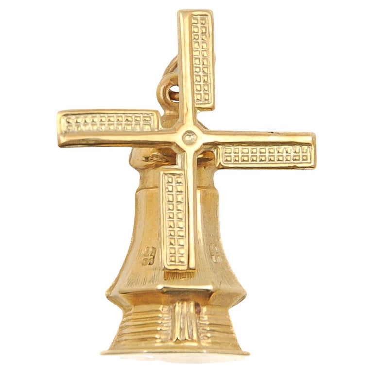 14 Karat Yellow Gold Vintage Windmill Charm Pendant For Sale at 1stDibs