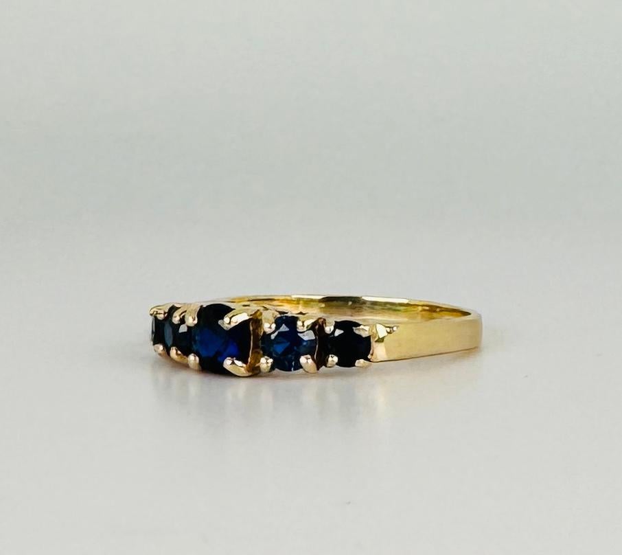 14 kt gold European vintage ring with 5 brilliant-cut blue sapphires ...
