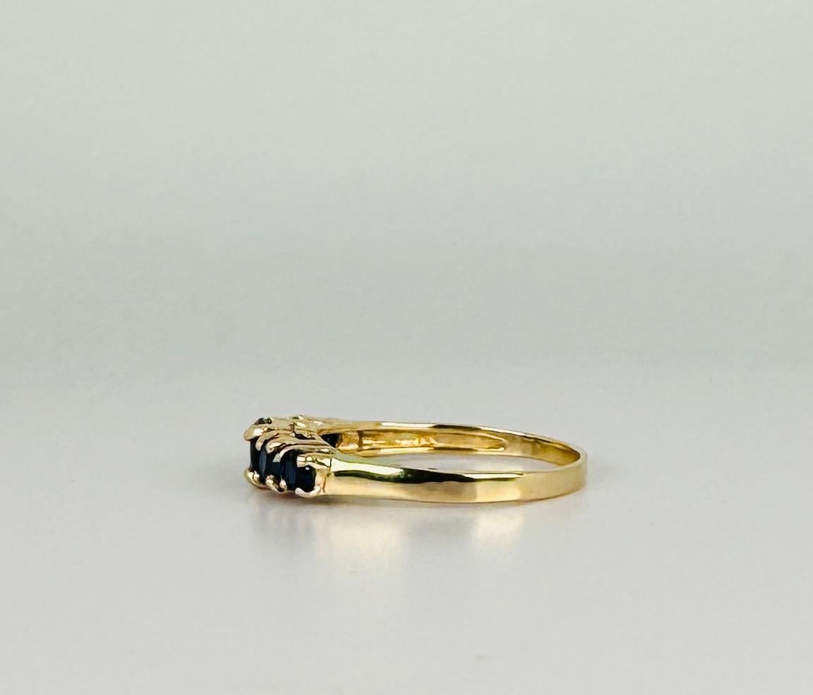 14 kt gold European vintage ring with 5 brilliant-cut blue sapphires ...