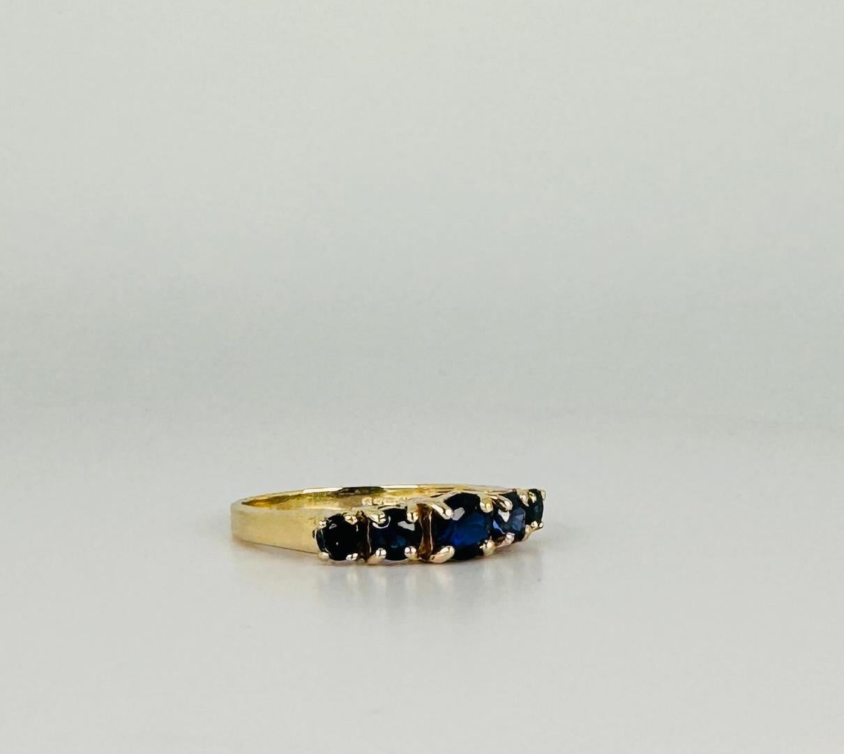 14 kt gold European vintage ring with 5 brilliant-cut blue sapphires ...