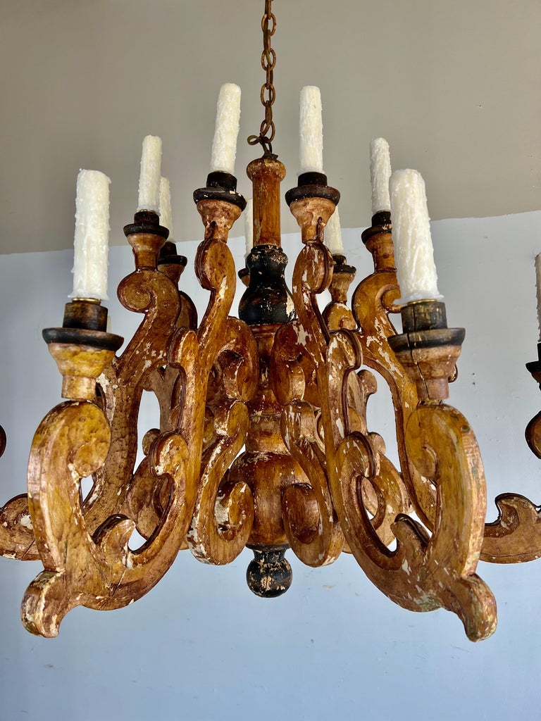 '14' Light Italian Baroque Style Painted Chandelier For Sale at 1stDibs