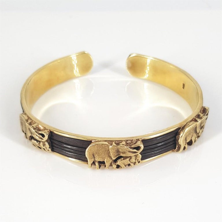 14ct Yellow Gold Elephant Bangle For Sale at 1stDibs