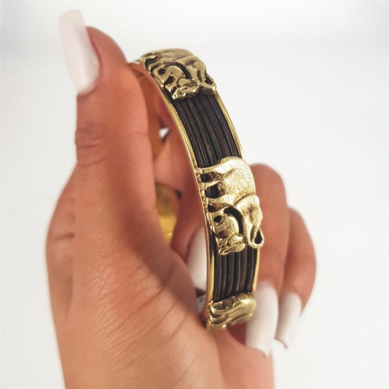 14ct Yellow Gold Elephant Bangle For Sale at 1stDibs