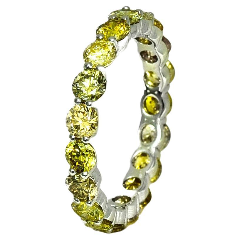 2.56 Carat Vintage Diamond Ring with Emeralds at 1stDibs