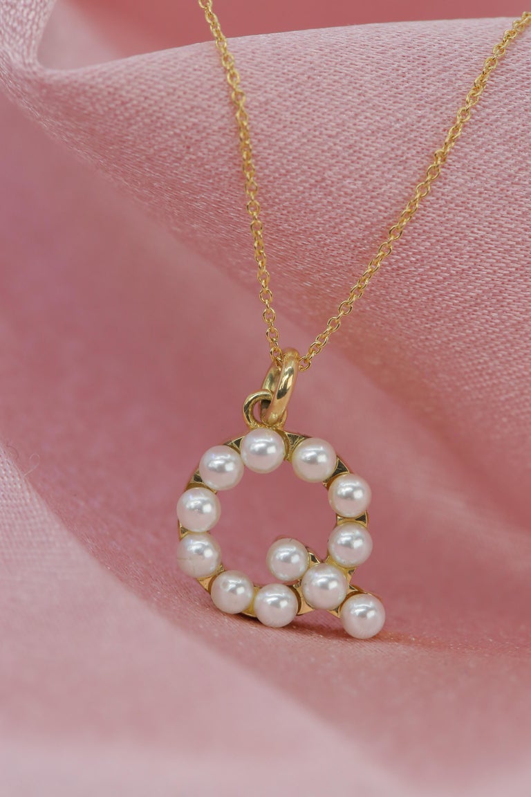 14K Gold and Pearl Initial Letter Q Necklace For Sale at 1stDibs