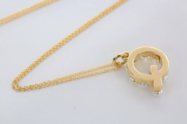 14K Gold and Pearl Initial Letter Q Necklace For Sale at 1stDibs
