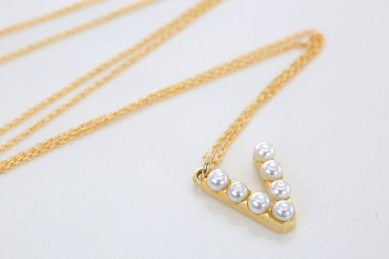 14K Gold and Pearl Initial Letter V Necklace For Sale at 1stDibs