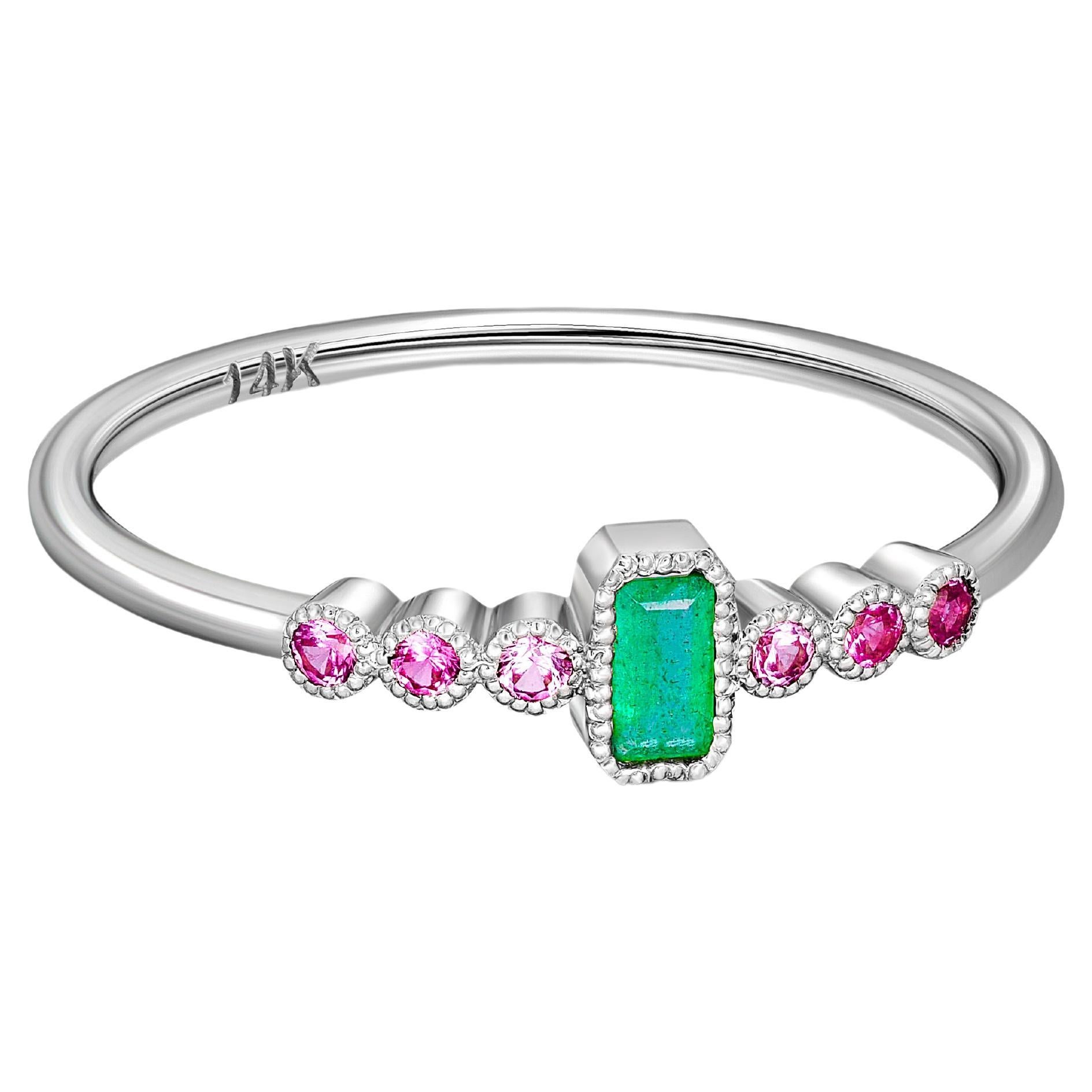 Emerald 14k gold ring. For Sale at 1stDibs