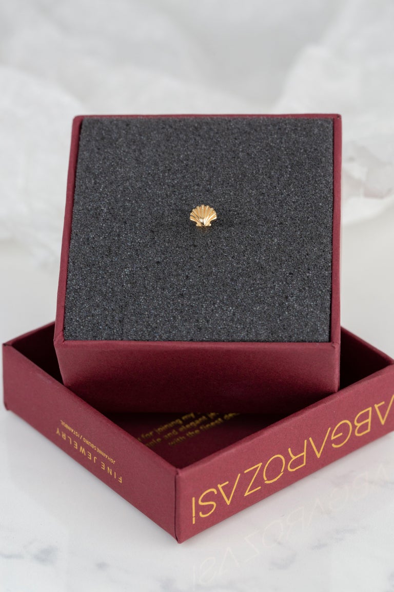 14K Gold Oyster Piercing, Shell Gold Stud Earring For Sale at 1stDibs