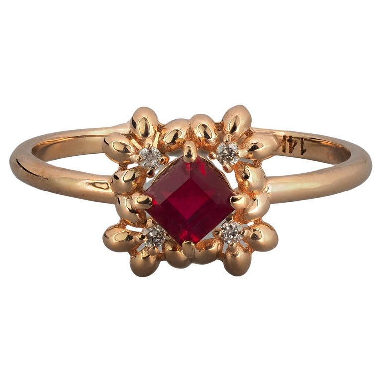 Customizable 14 karat Gold Ring with Ruby and Diamonds For Sale at 1stDibs