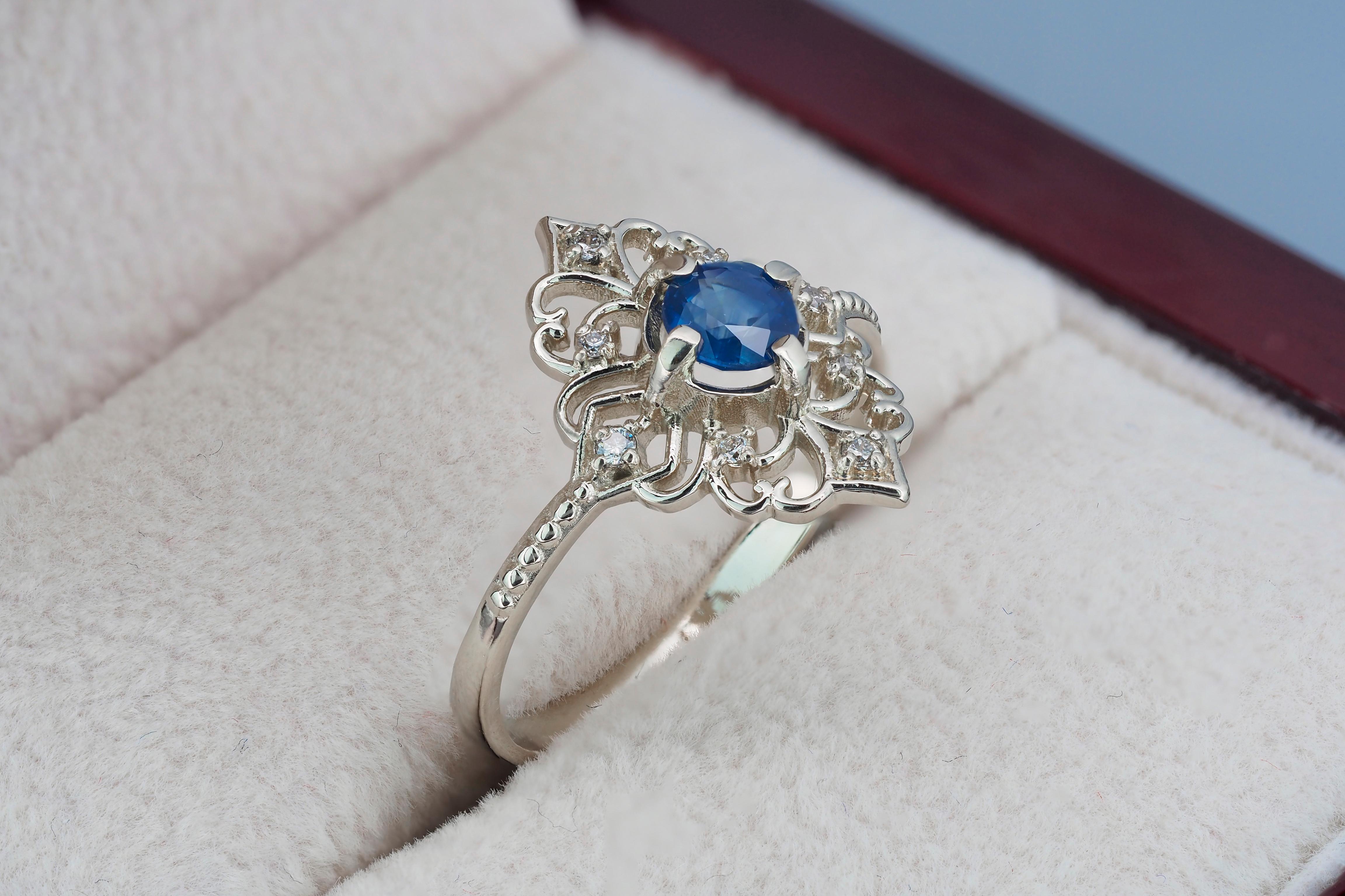 14k Gold Ring with Sapphire and Diamonds For Sale at 1stDibs