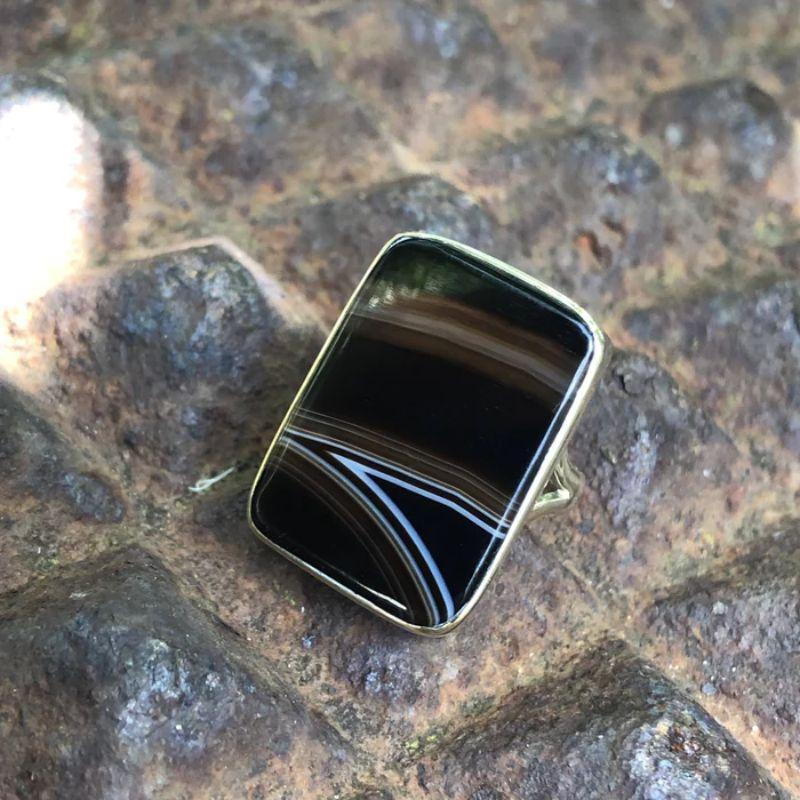 14K Gold Victorian Banded Agate Retangular Tablet Ring For Sale at 1stDibs