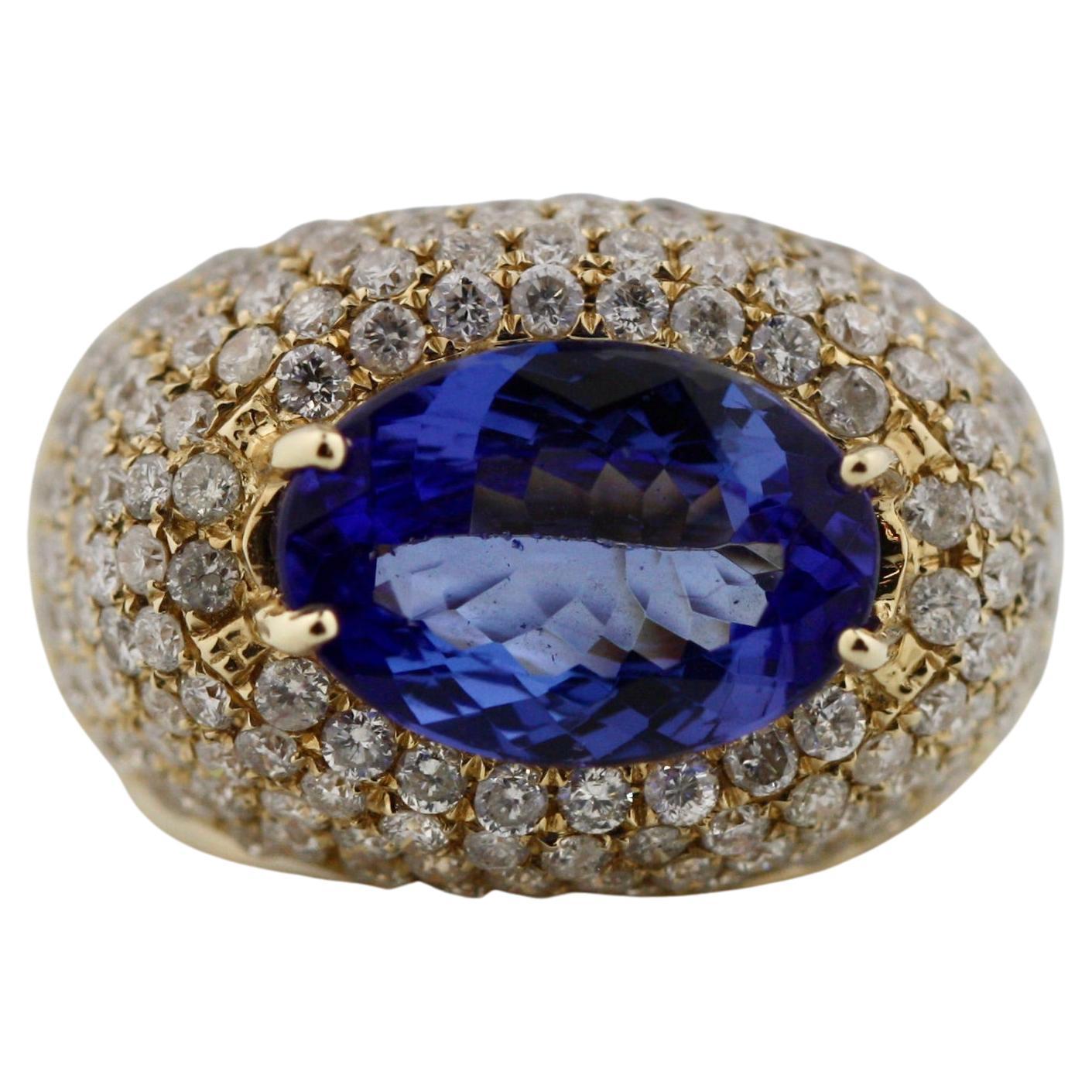 Beautiful Tanzanite and Diamond Ring For Sale at 1stDibs