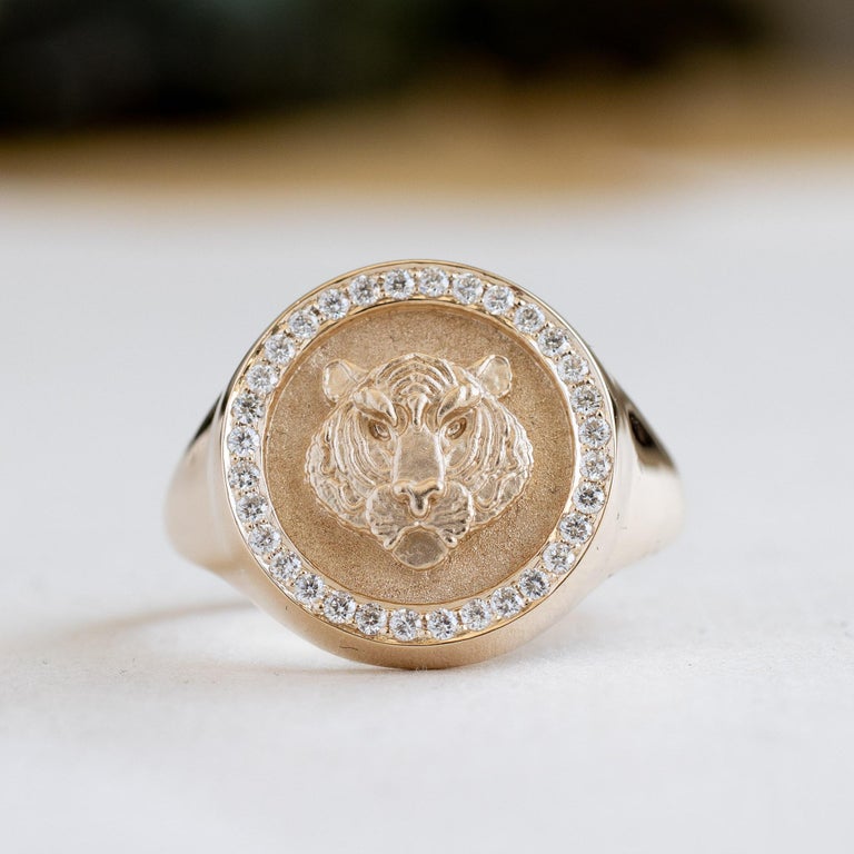 Customizable 14K Tiger Diamond Signet Ring For Sale at 1stDibs