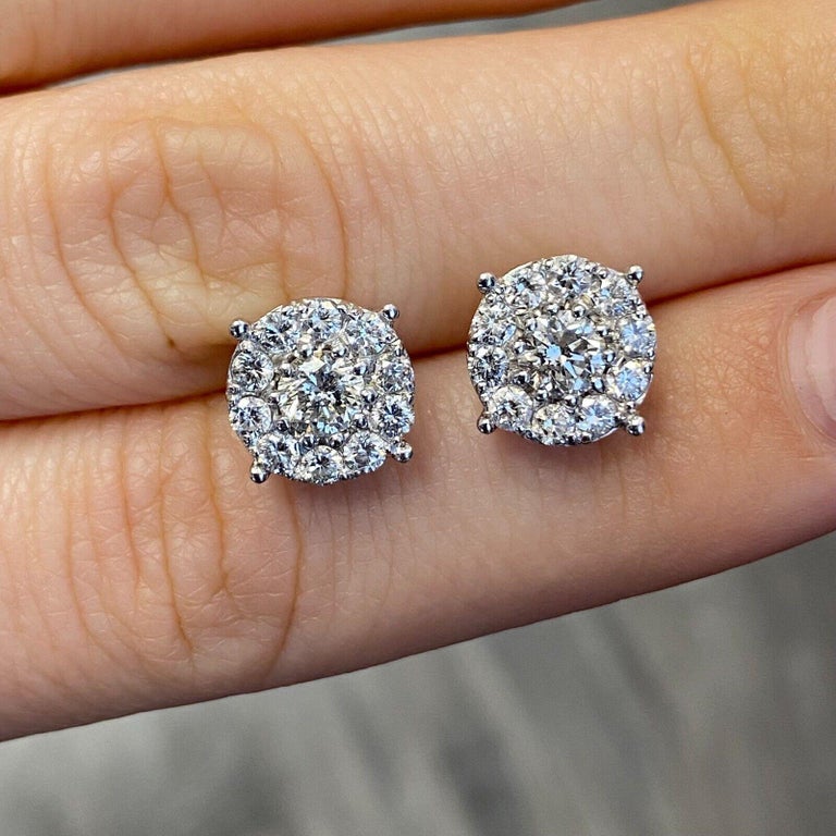 14k White Gold Diamond Cluster Stud Earrings For Sale at 1stDibs